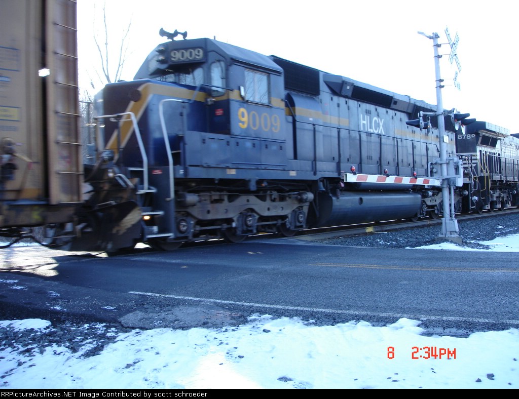 HLCX 9009 runs long hood fnrward WB